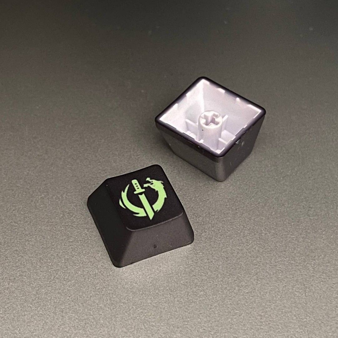 Overwatch 2 keycap (Genji's Dragonblade), Computers & Tech, Parts ...
