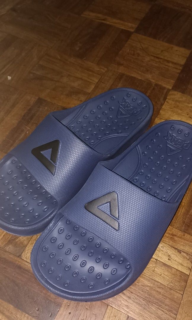 Peak Slides, Men's Fashion, Footwear, Slippers & Slides on Carousell