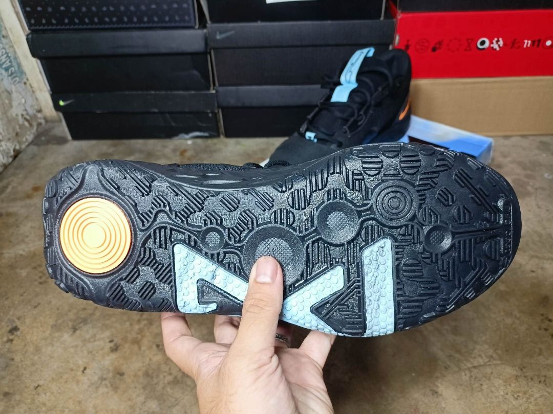 PG6 Black Metallic Gold, Men's Fashion, Footwear, Sneakers on Carousell