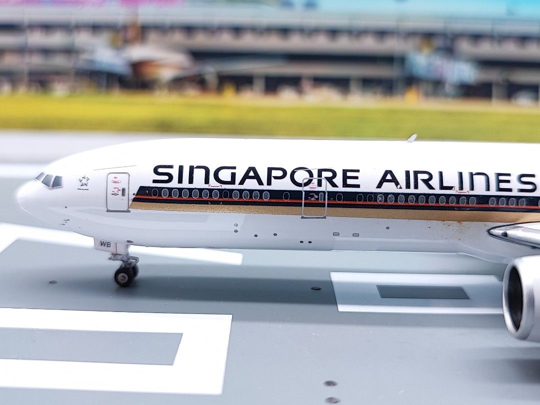 Phoenix Models 1:400 Singapore Airlines B777-300ER (SQ368) 9V-SWB ...