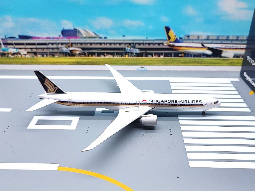 Phoenix Models 1:400 Singapore Airlines B777-300ER (SQ368) 9V-SWB ...