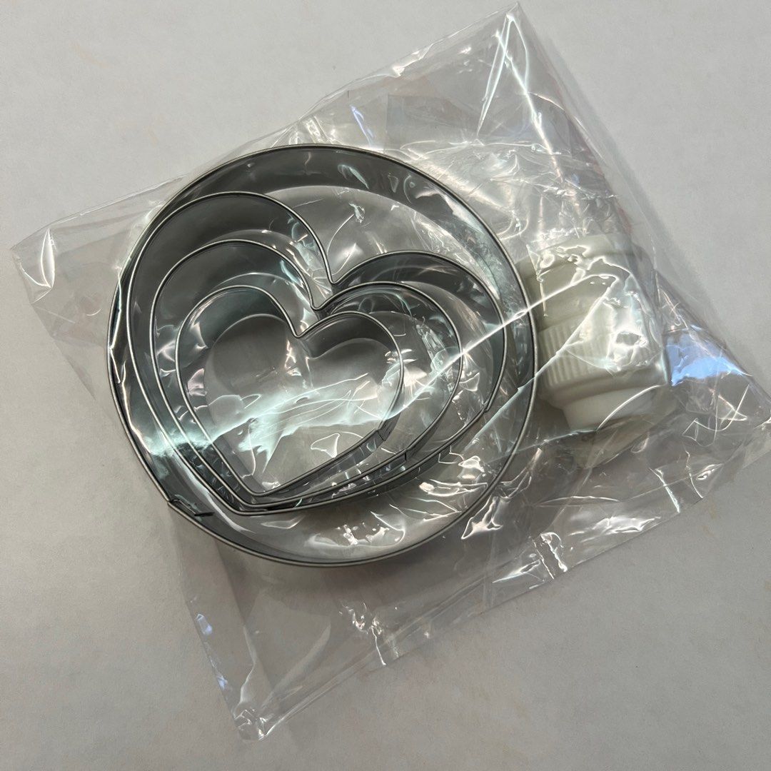Piping tip and cookie cutter, Furniture & Home Living, Kitchenware ...
