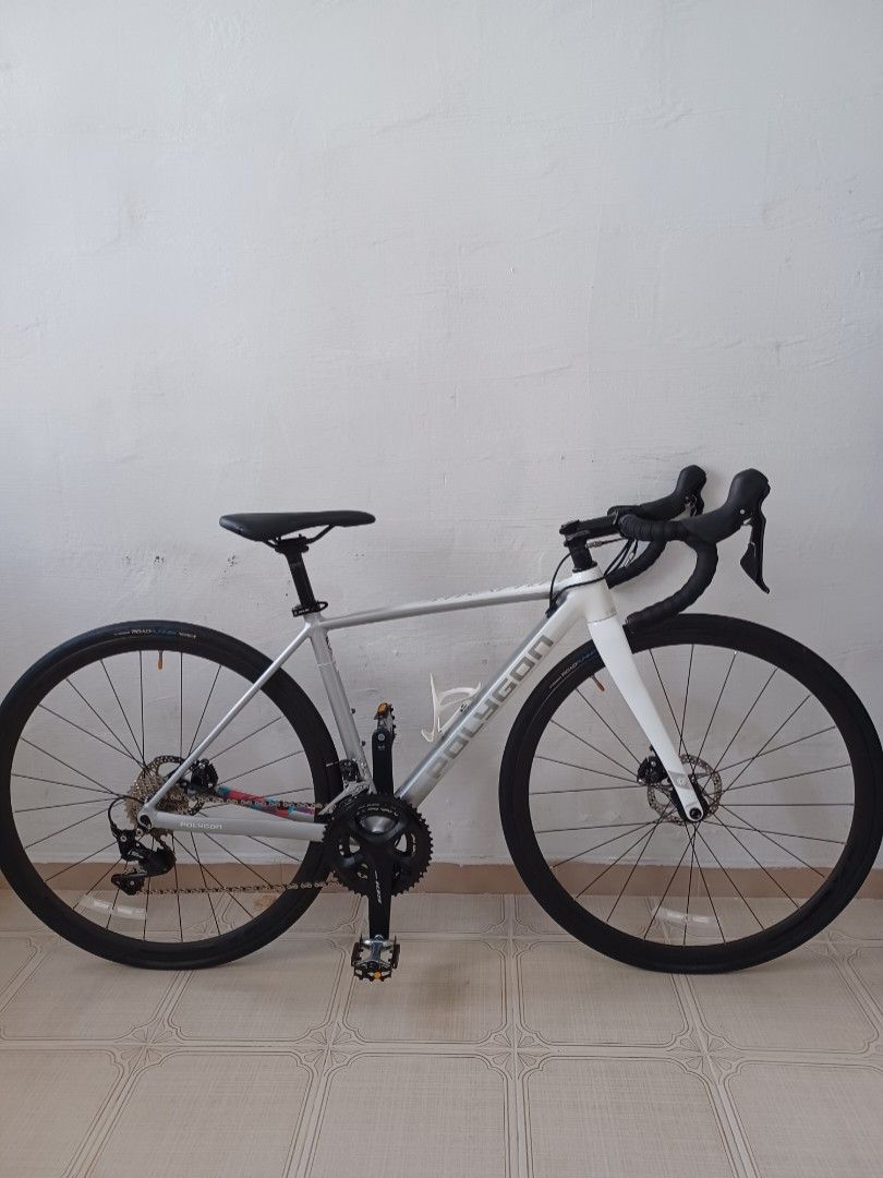 Polygon Strattos S5 Disc Road Bike, Sports Equipment, Bicycles & Parts ...