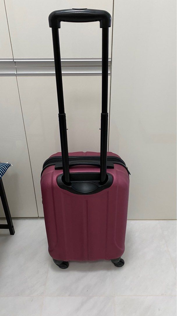 Samsonite carry-on hardshell luggage, Hobbies & Toys, Travel, Luggage ...