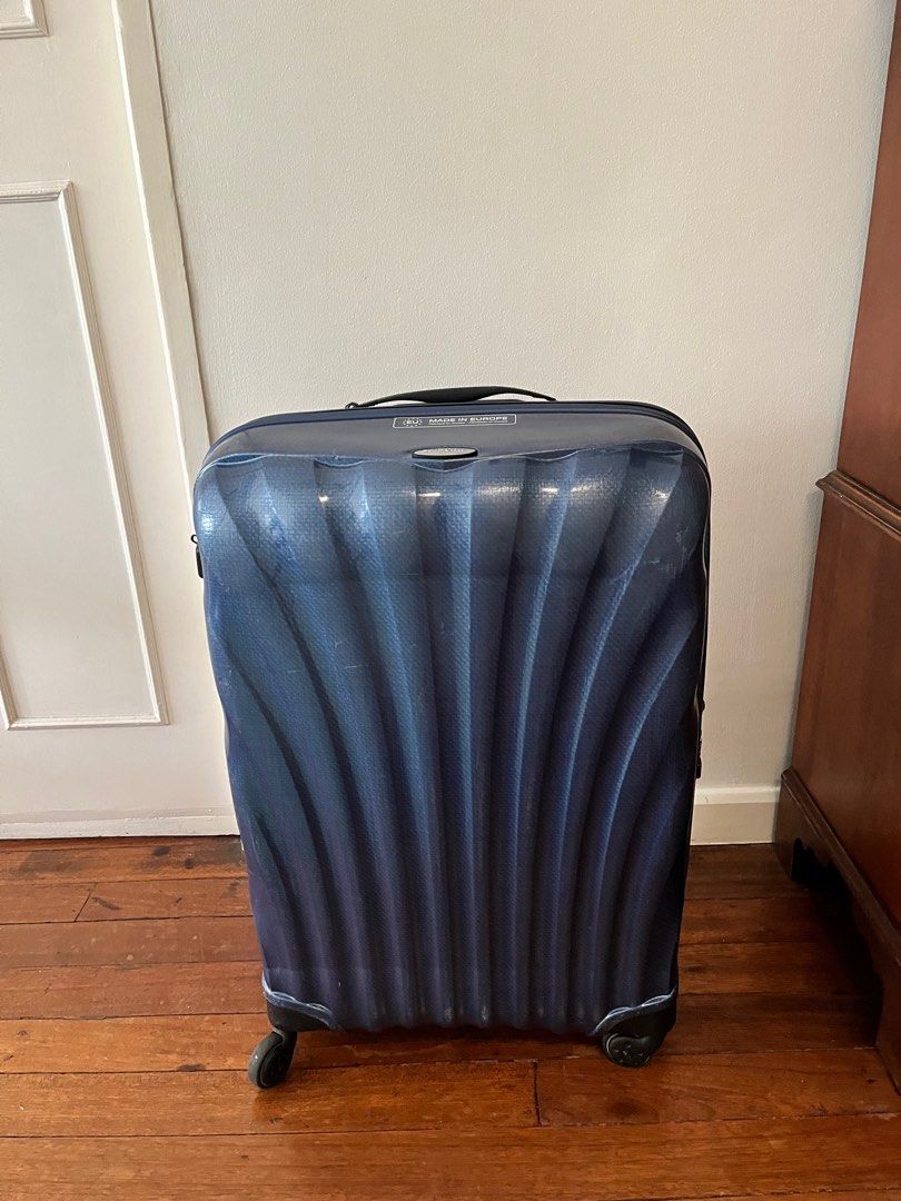 Samsonite Medium Luggage, Hobbies & Toys, Travel, Luggage on Carousell