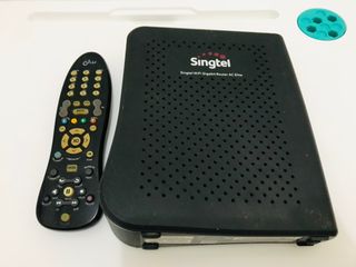 Singtel GIGABIT Router AC Elite w/ Remote, Computers & Tech, Parts ...