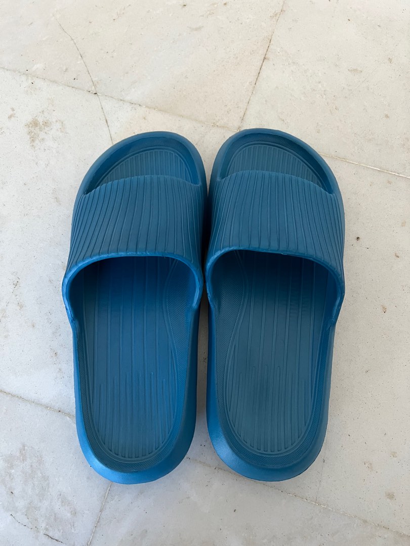 Slipper size 43-44, Men's Fashion, Footwear, Flipflops and Slides on ...
