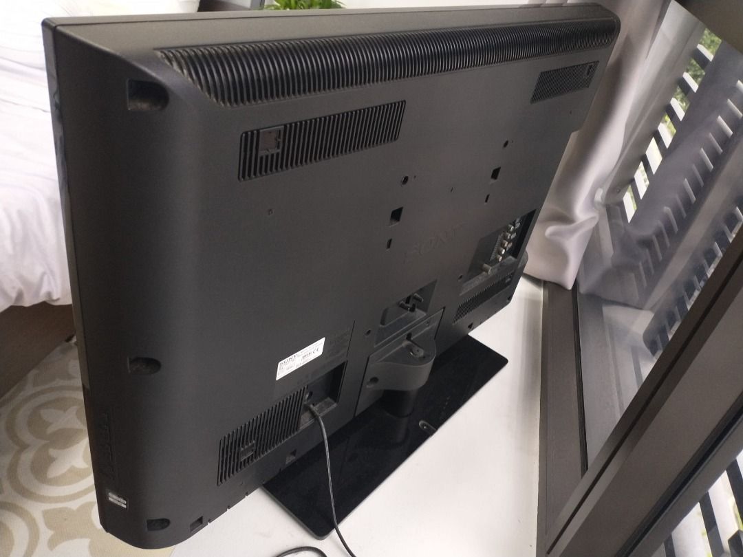 Sony LCD TV 32 Inch KDL 32CX523, TV & Home Appliances, TV & Entertainment, TV on Carousell