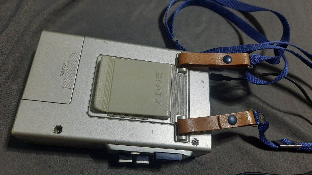 Sony walkman f1, Audio, Portable Music Players on Carousell