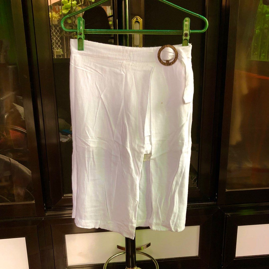 white palda, Women's Fashion, Bottoms, Skirts on Carousell