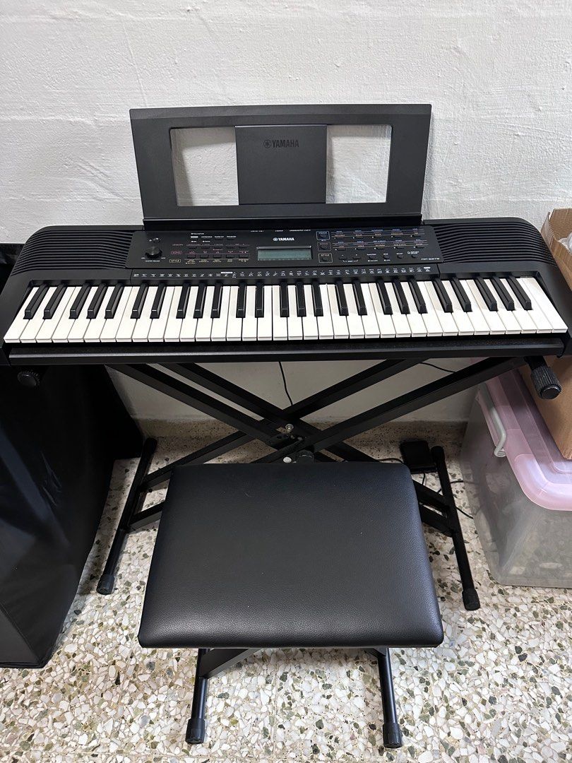 Yamaha PSR-E273 (Portable Keyboard), Hobbies & Toys, Music & Media ...