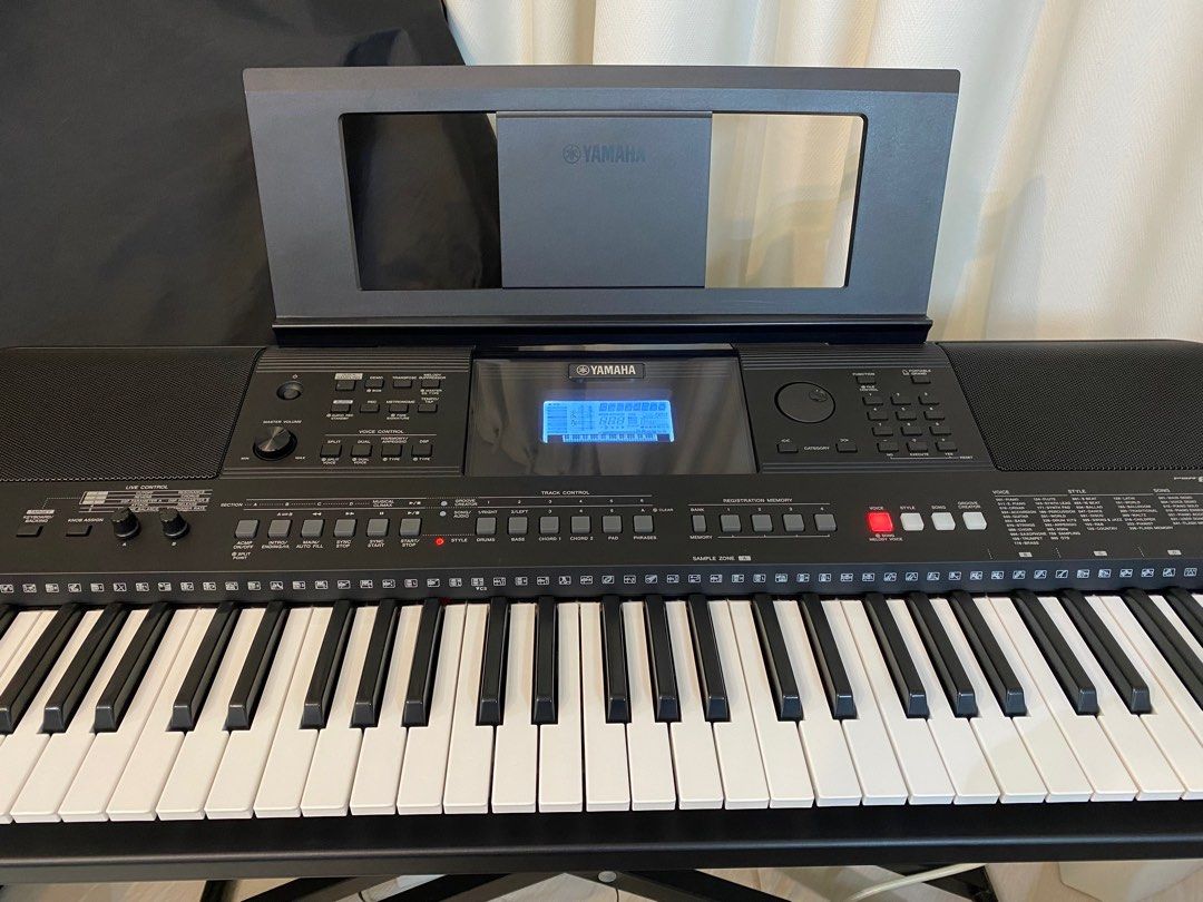 Yamaha PSR-E463, Hobbies & Toys, Music & Media, Musical Instruments on ...