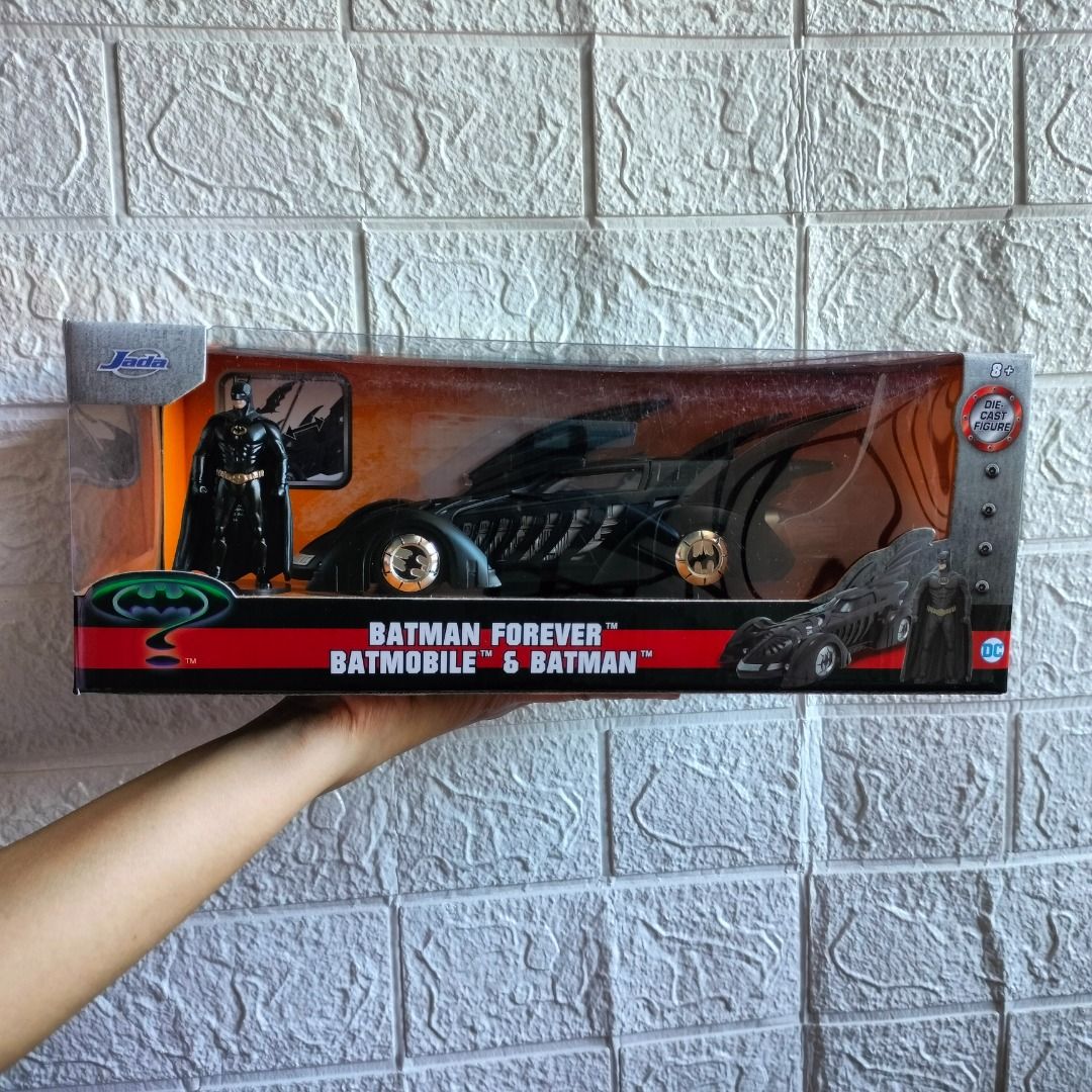 1:24 BATMOBILE: 1995 BATMAN FOREVER W/ BATMAN FIGURE (98036)Jada ...
