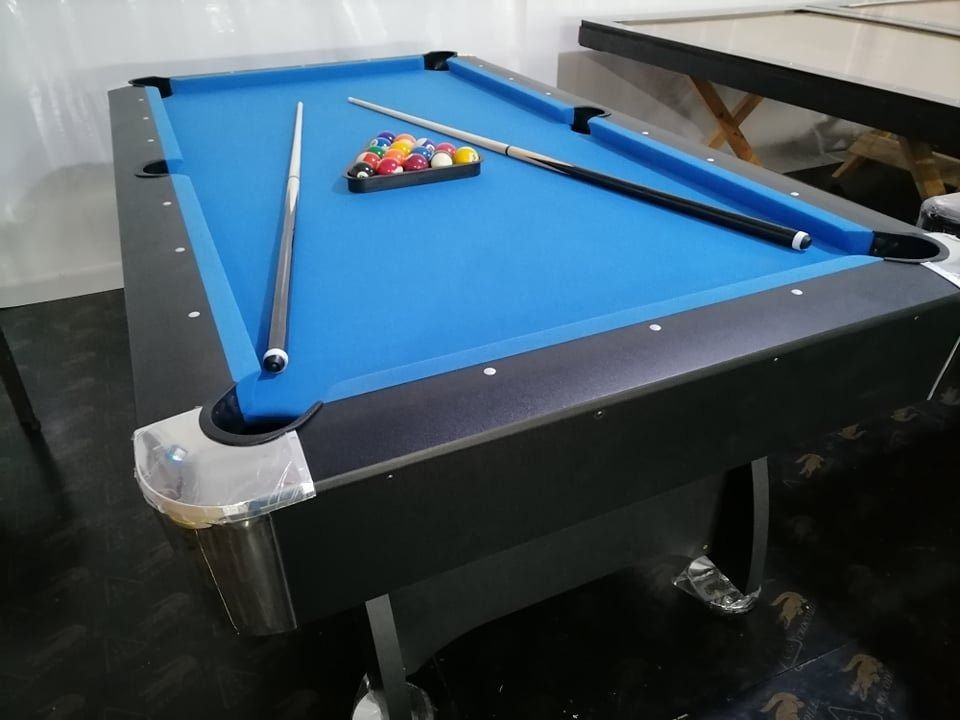 4X7 KANGAROO BILLIARD TABLE WITH COMPLETE SET, Sports Equipment, Sports ...