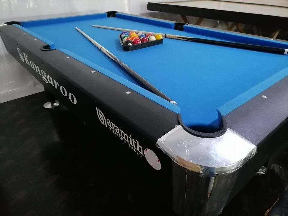 4X7 KANGAROO BILLIARD TABLE WITH COMPLETE SET, Sports Equipment, Sports ...