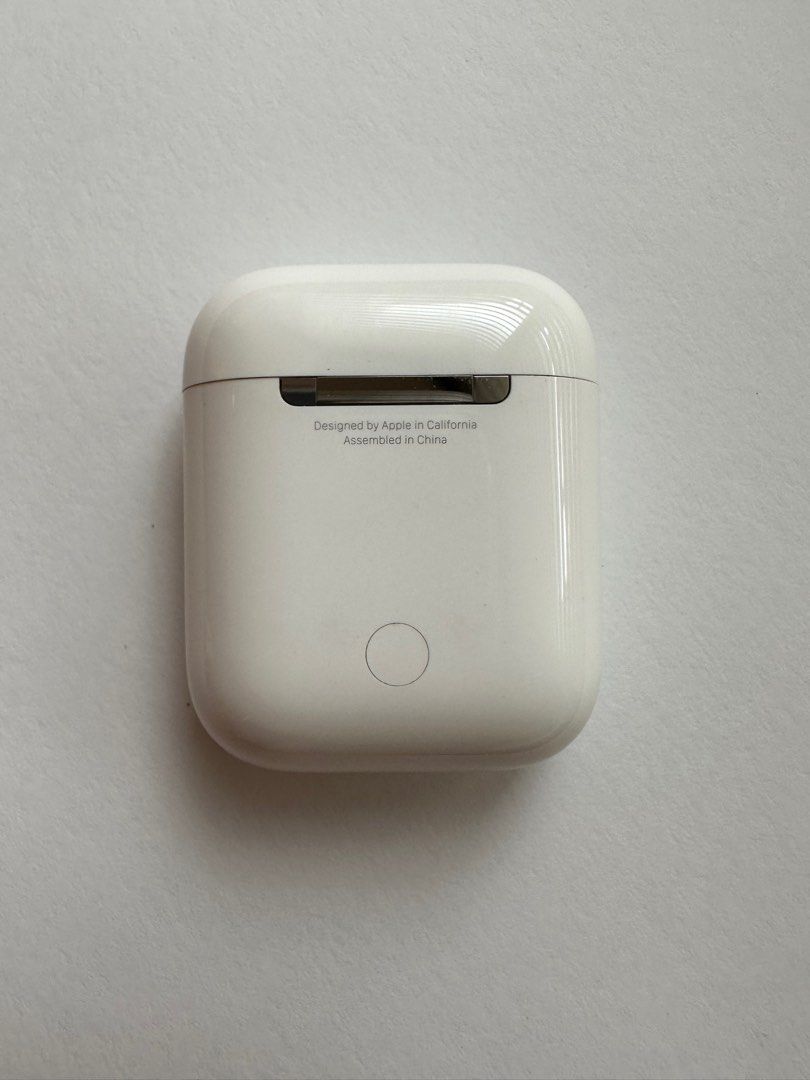 APPLE airpods 1st gen (charging case & ONLY LEFT SIDE, NO RIGHT AIRPOD ...