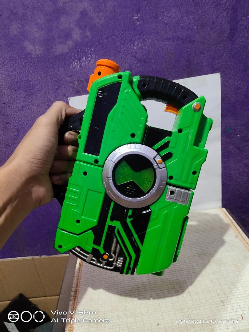 Ben 10 Alien Force Suitcase Gun Tech Blaster Transforming Bandai ...