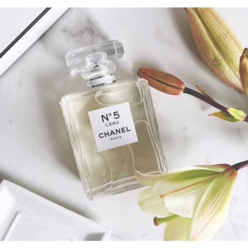 現貨‼️ Chanel N°5 L‘EAU EDT 清新晨露淡香水 100ml , 美容＆個人護理, 健康及美容 - 香水＆香體噴霧 - Carousell