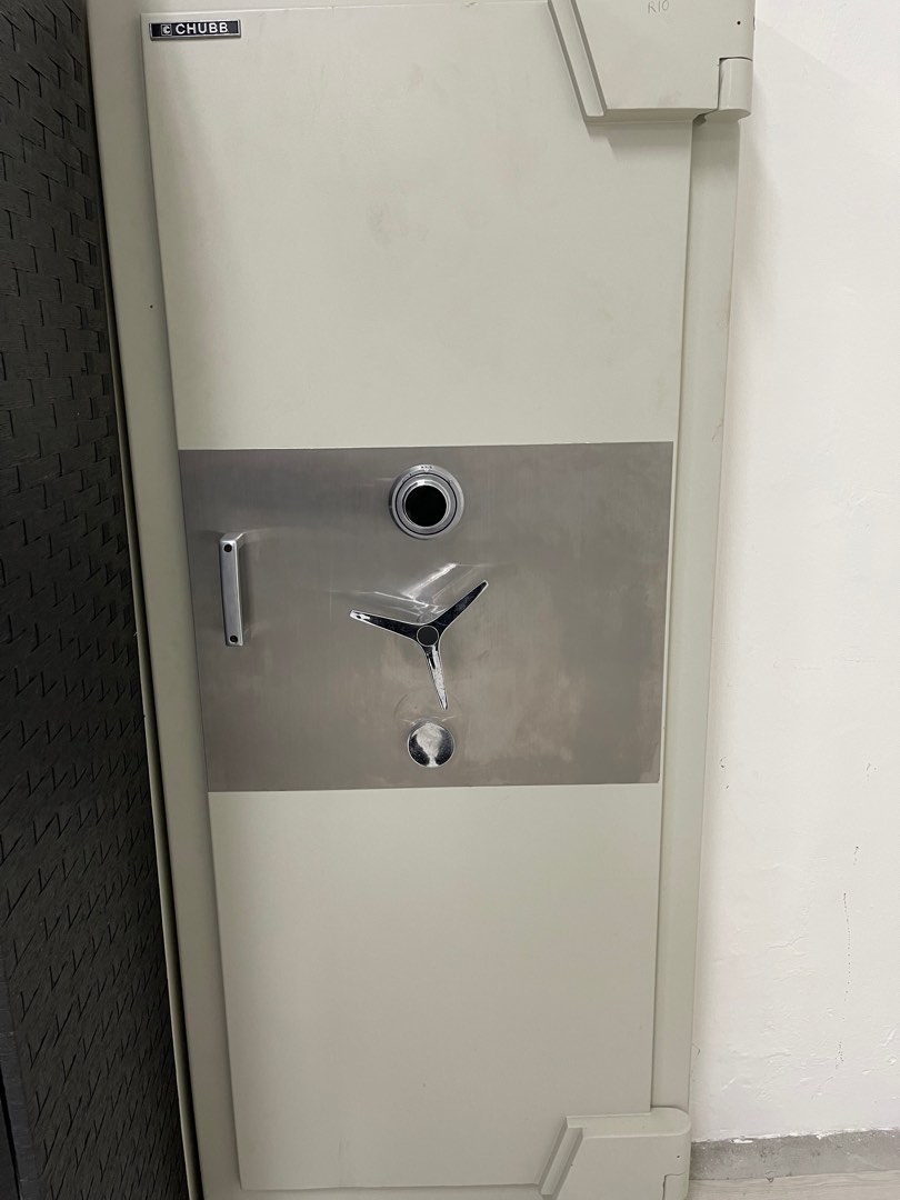 Chubb security safe safes, Furniture & Home Living, Security & Locks ...