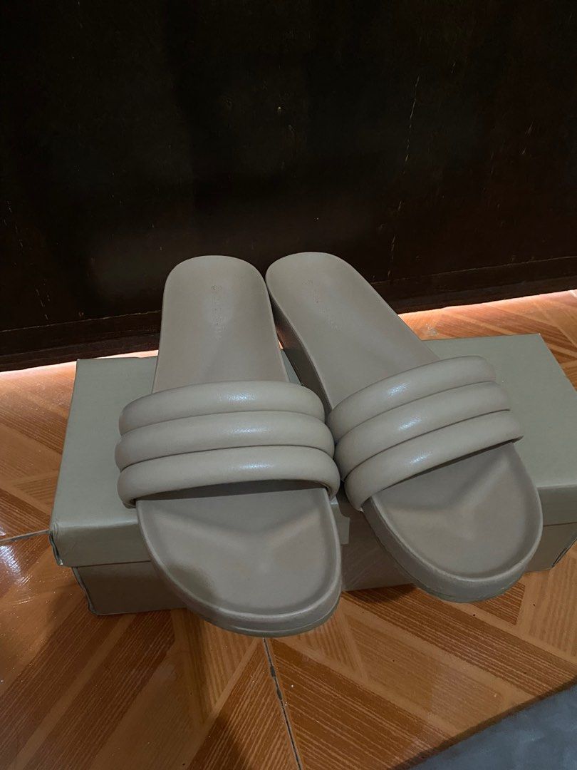 Cloud bliss cumu nude, Women's Fashion, Footwear, Flats & Sandals on ...