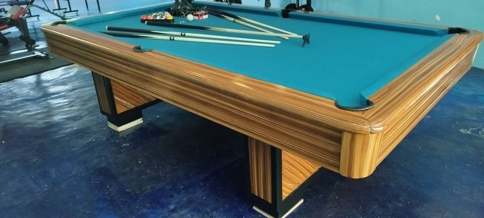 DUCCO PUYAT STANDARD BILLIARD TABLE WITH COMPLETE ACCESSORIES, Sports ...