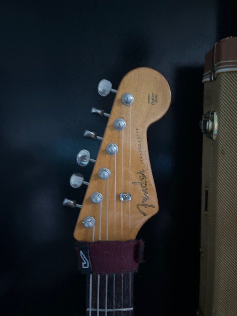 Fender St-70 SH MIJ, Hobbies & Toys, Music & Media, Musical Instruments ...