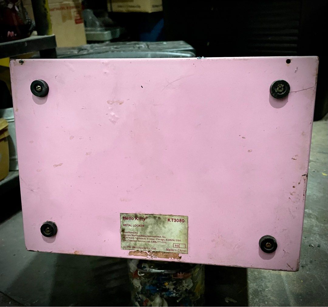 Hello Kitty 2003 sanrio metal locker, Hobbies & Toys, Memorabilia ...