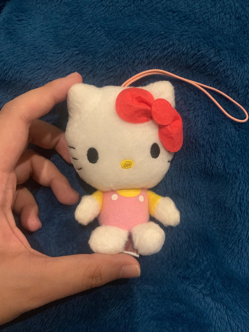 Hello Kitty Pink & Yellow Jumper Classic Mascot with strap, Hobbies ...