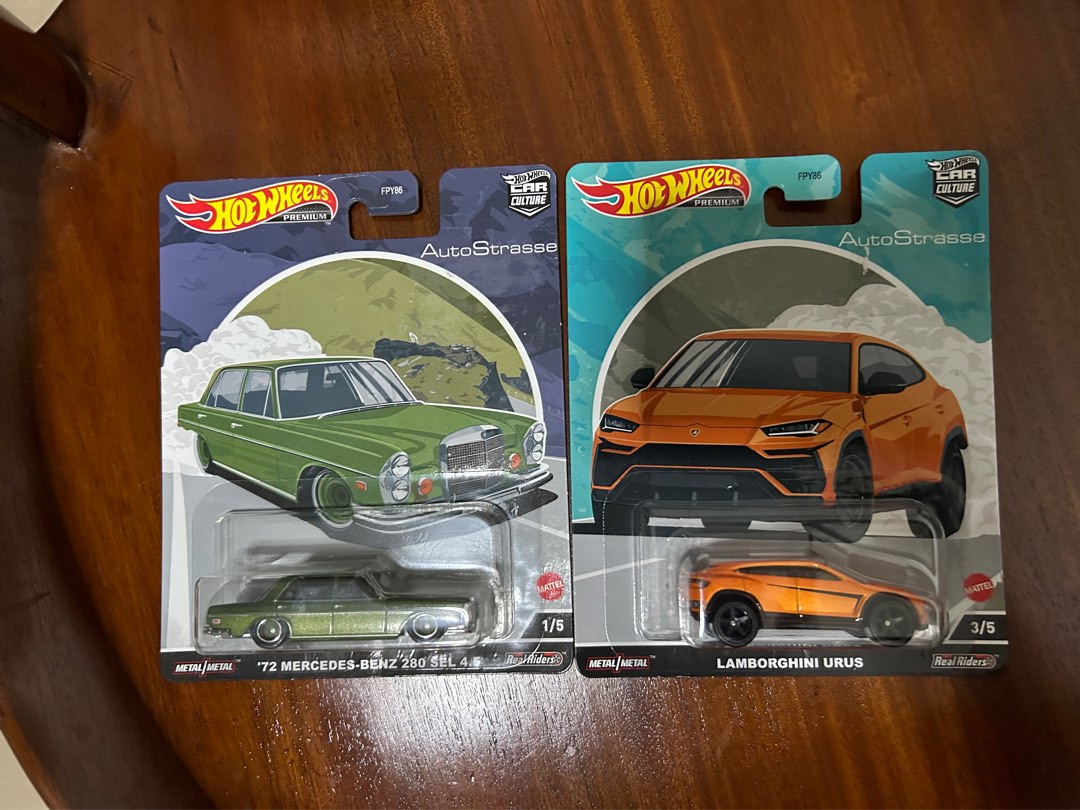 Hot Wheels Premium Auto Strasse (Lamborghini Urus, Mercedes Benz ...