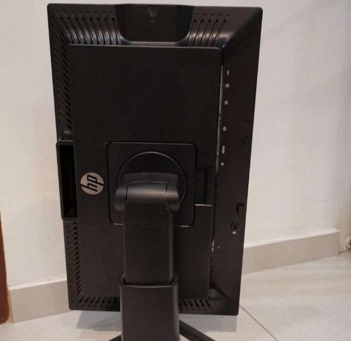 HP 21.5" LED Desktop Monitor, Computers & Tech, Parts & Accessories, Monitor Screens on Carousell