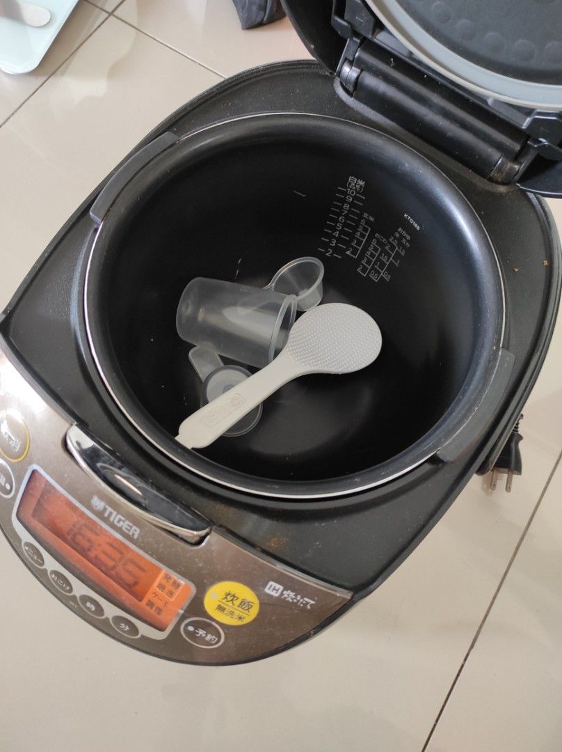 Japan rice cooker tiger, Furniture & Home Living, Kitchenware ...