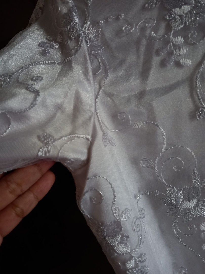 Kurung moden putih (baju sahaja), Women's Fashion, Muslimah Fashion ...