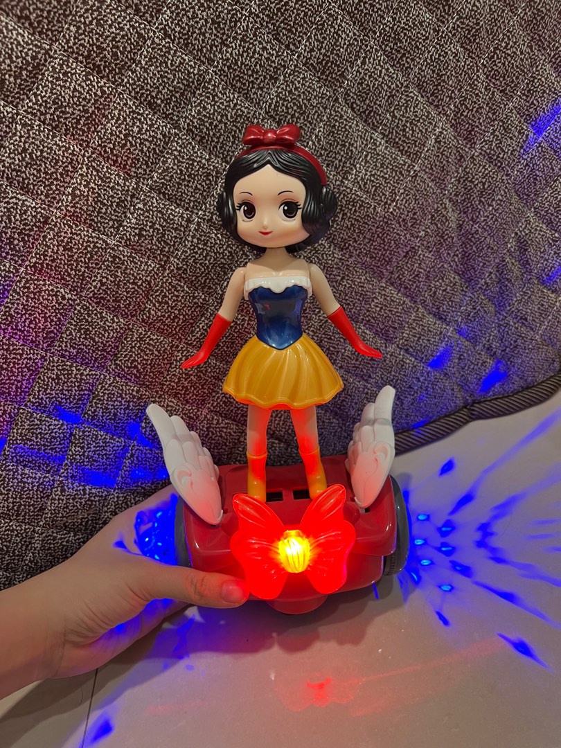 Mainan anak robot dancing princess snow white, Toys & Collectibles ...