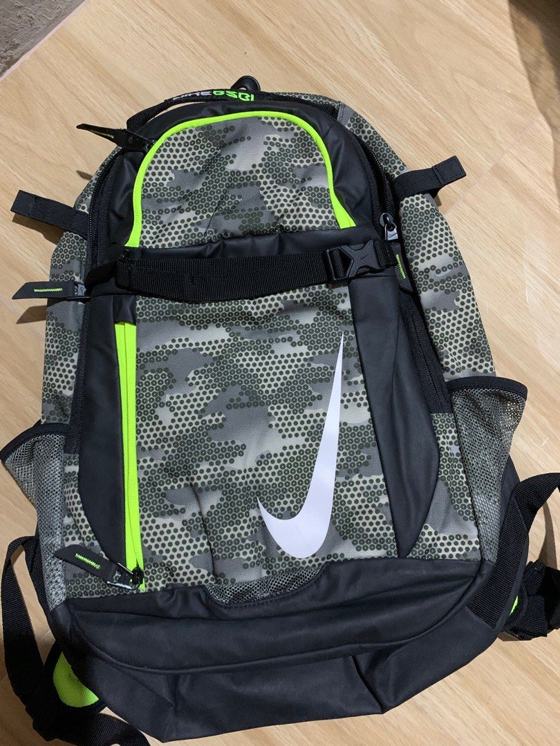 Nike bagpack, Men's Fashion, Bags, Backpacks on Carousell