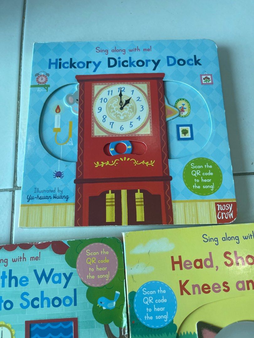 Nosy Crow sing along pull out board book (usborne, toddler), Hobbies ...