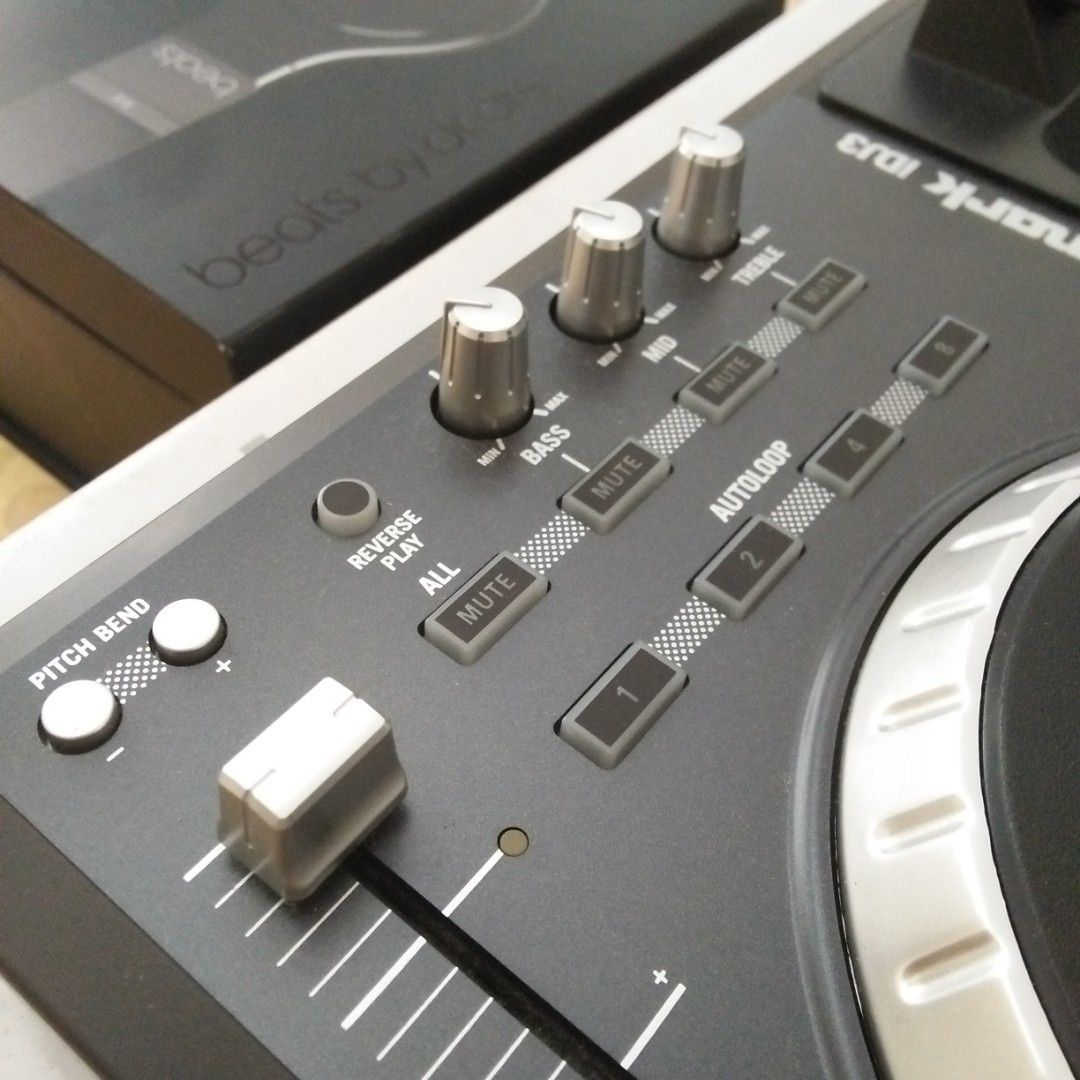 Numark iDJ3 Digital DJ Controller (DJ Turntable) | Beats by Dr. Dre ...