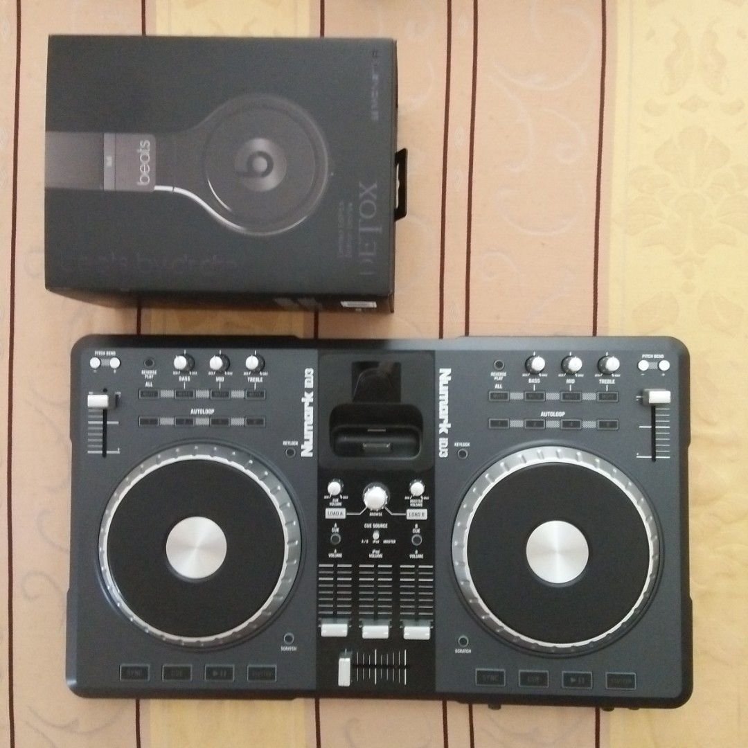 Numark iDJ3 Digital DJ Controller (DJ Turntable) | Beats by Dr. Dre Detox Black Limited Edition ...