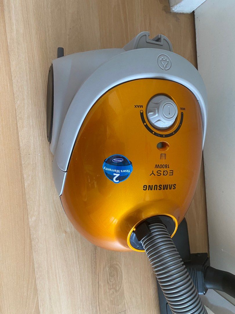 Portable vacuum - Samsung Easy 1800W, TV & Home Appliances, Vacuum ...