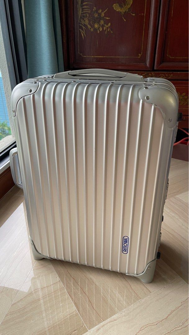 Rimowa cabin size luggage (Aluminium)- weekend sales $800, Hobbies ...