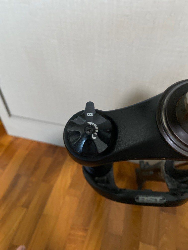 RST OMEGA 27.5 coil fork, Sports Equipment, Bicycles & Parts, Parts ...