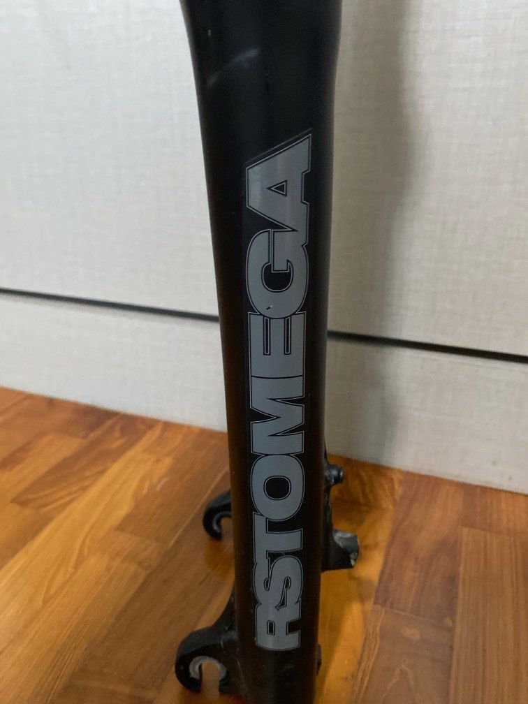 RST OMEGA 27.5 coil fork, Sports Equipment, Bicycles & Parts, Parts ...