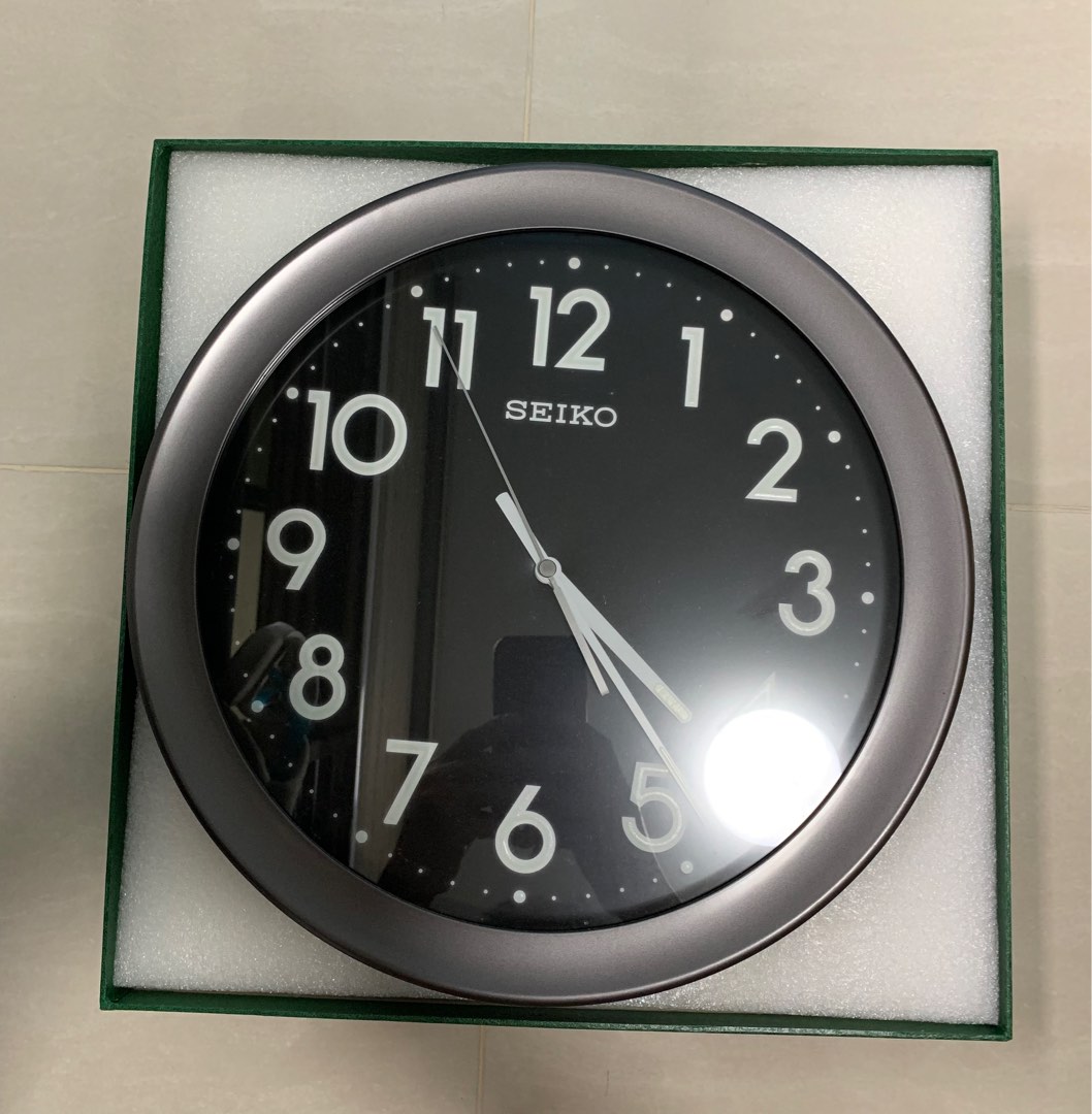 Seiko wall clock, Furniture & Home Living, Home Decor, Clocks on Carousell