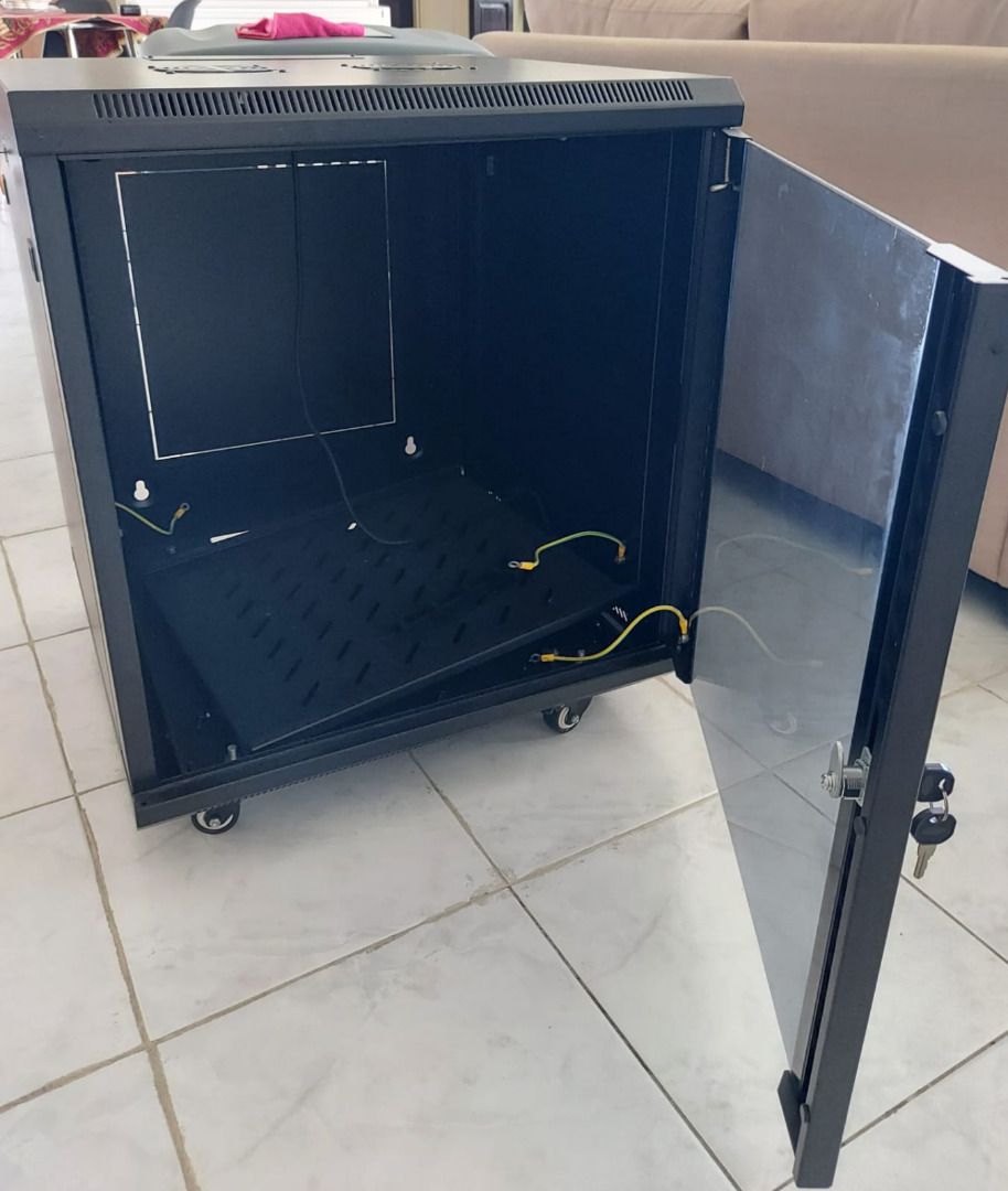 Server Casing / housing, Computers & Tech, Parts & Accessories, Other ...