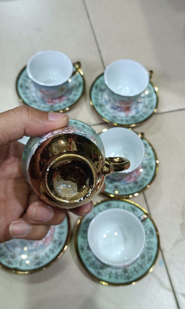 Set cawan vintage NOS, Hobbies & Toys, Collectibles & Memorabilia ...