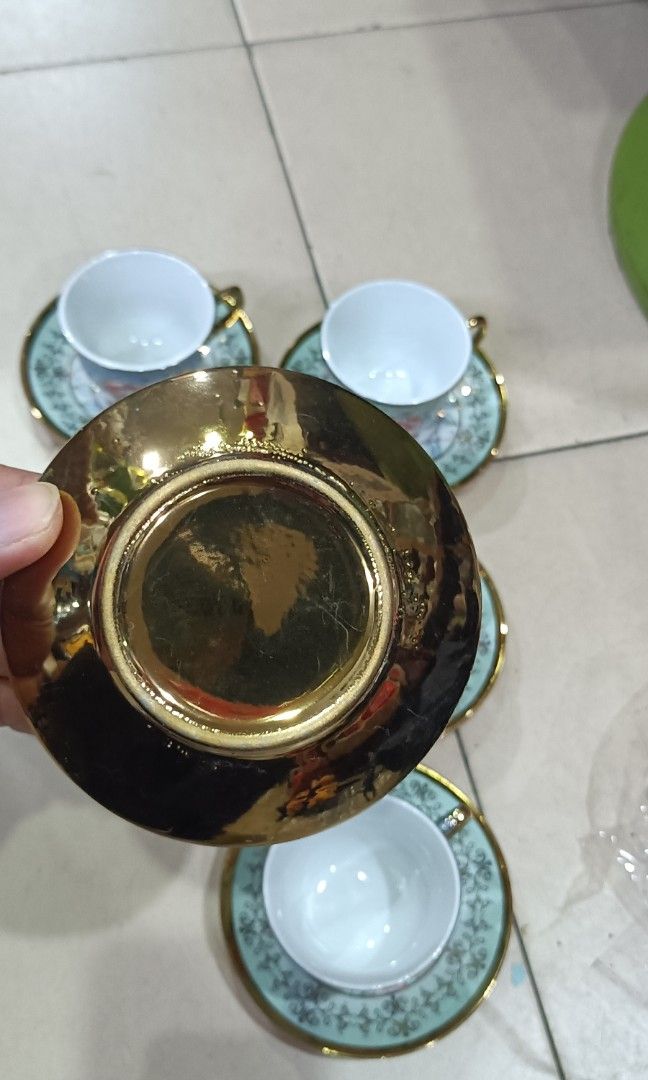 Set cawan vintage NOS, Hobbies & Toys, Collectibles & Memorabilia ...