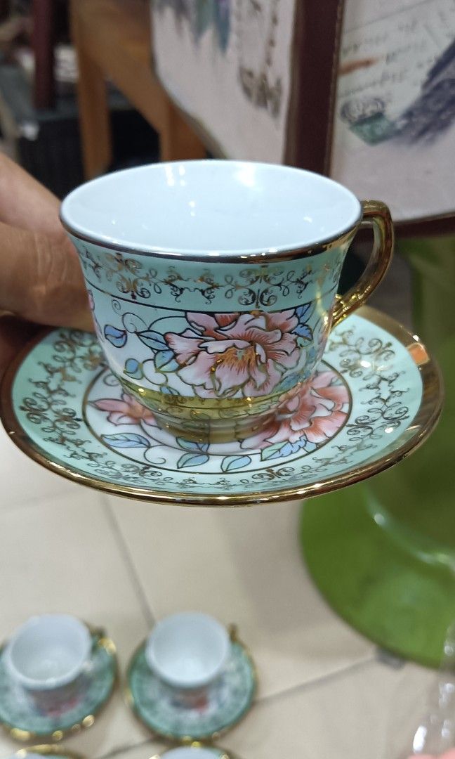 Set cawan vintage NOS, Hobbies & Toys, Collectibles & Memorabilia ...