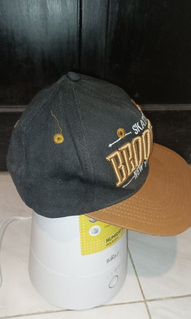 Snapback topi Brooklyn hitam coklat, Fesyen Pria, Aksesoris, Topi di ...