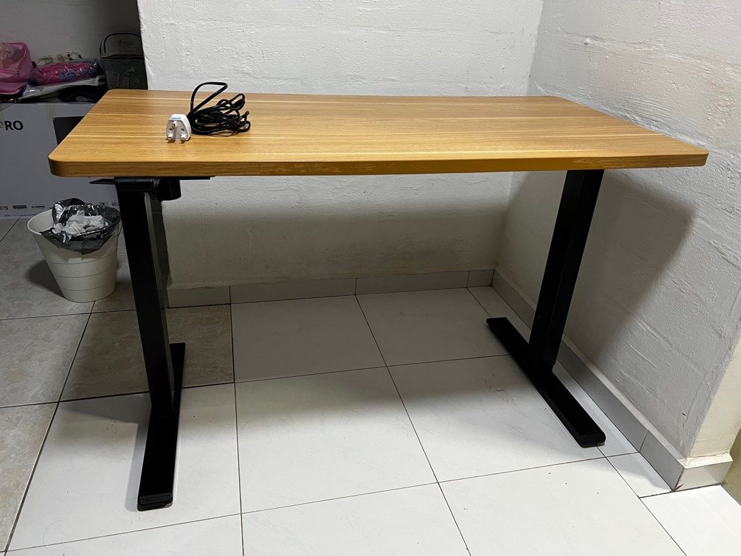 Squirrey Height Adjustable Table w/ free IKEA cable tray, Furniture ...