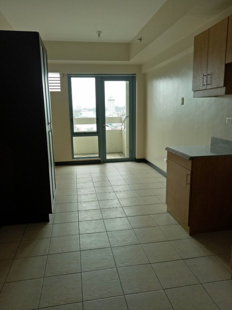Studio Unit for rent Tivoli Garden DMCI Mandaluyong near Rockwell ...