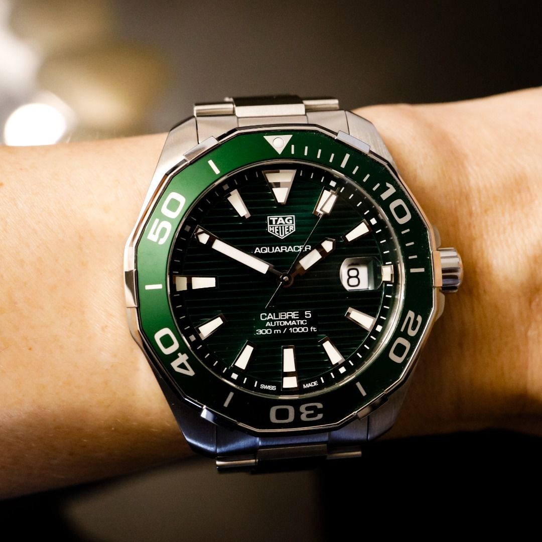 Tag Heuer Aquaracer Green (Hulk), Luxury, Watches on Carousell